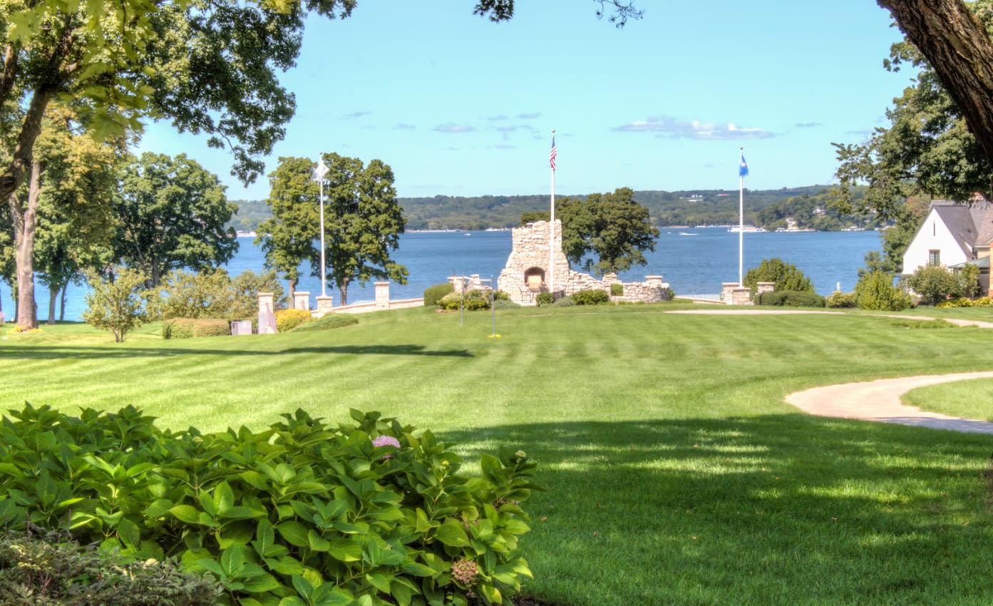 South Shore Club | Janis Hartley