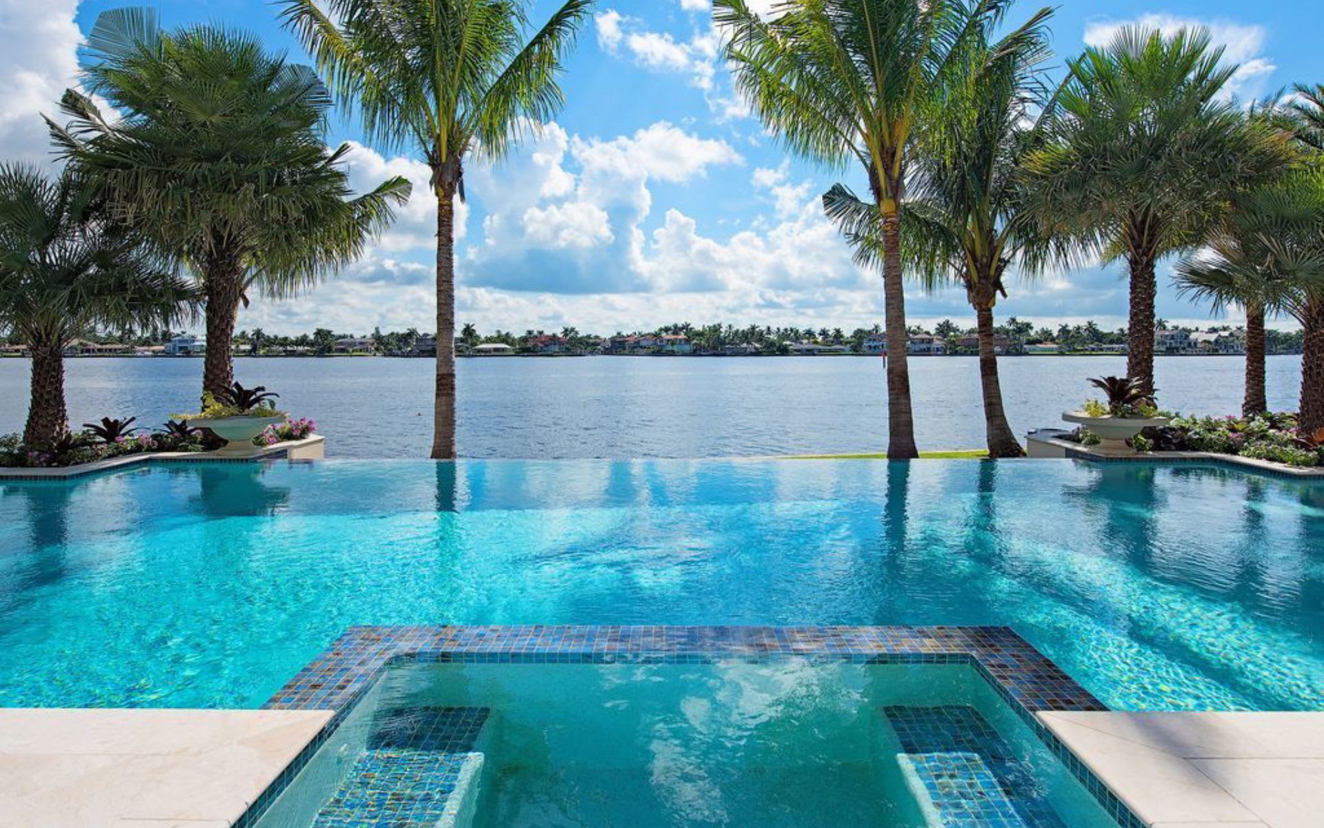 Meet The Dawn McKenna Group | The Nations Luxury Real Estate Team