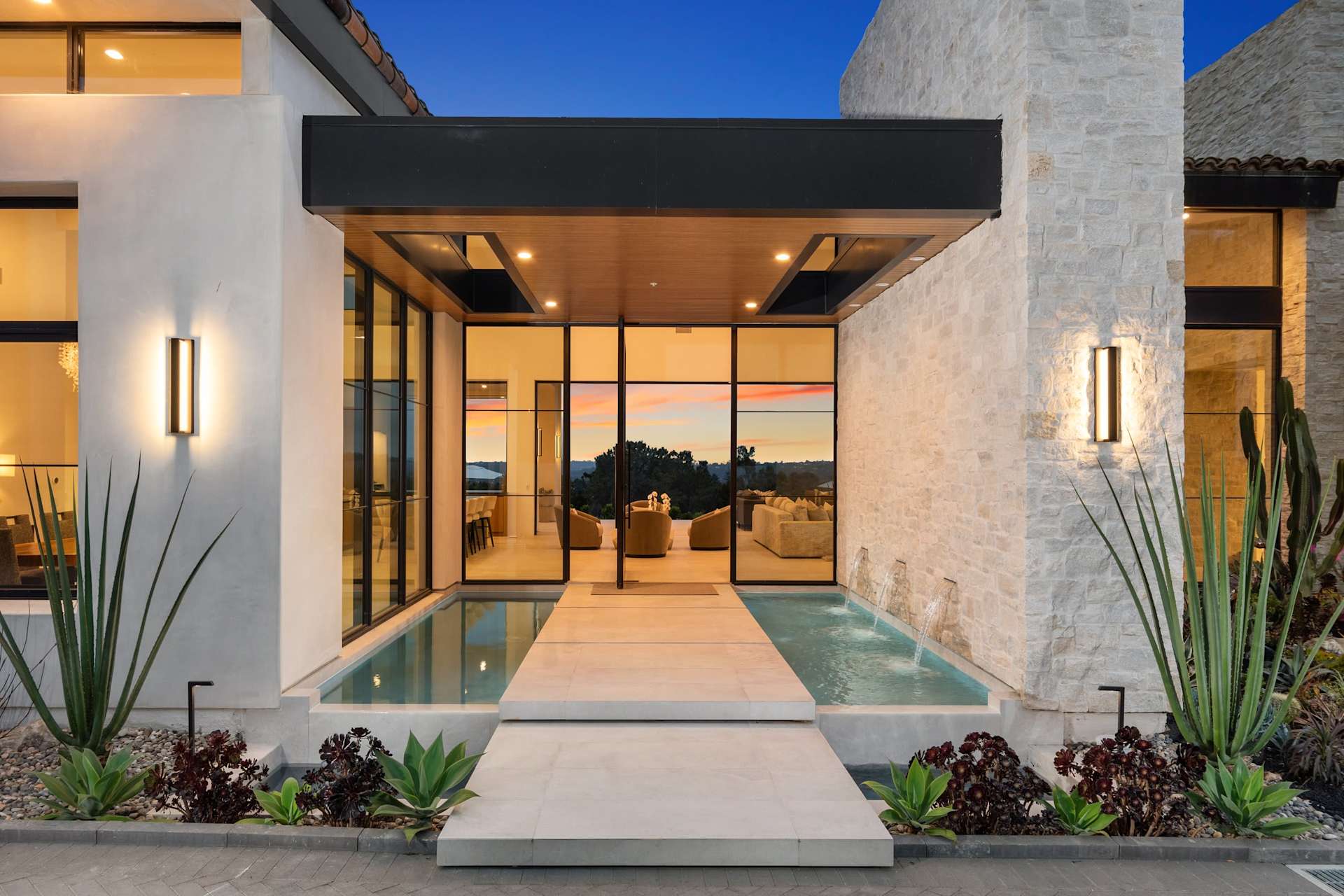 Homes For Sale | Laura Barry Luxury Estates | Barry Estates®