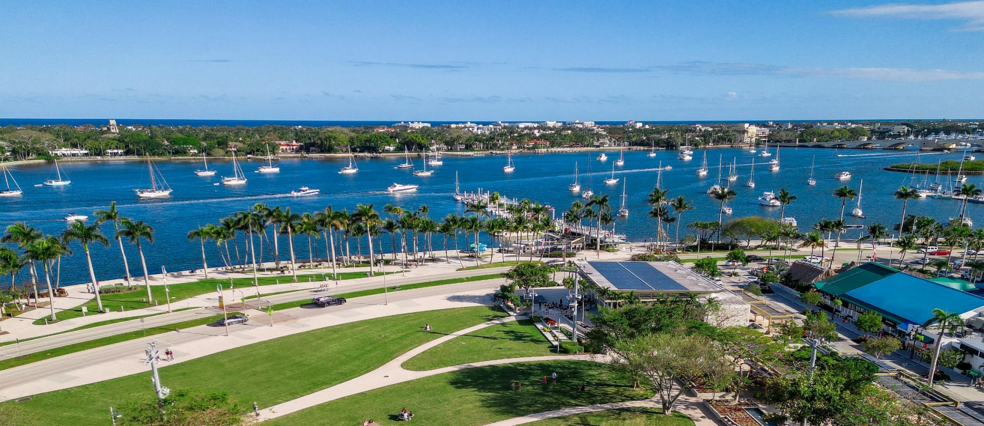 Luxury Coastal Calm Residence - Exclusive Living with Water Views