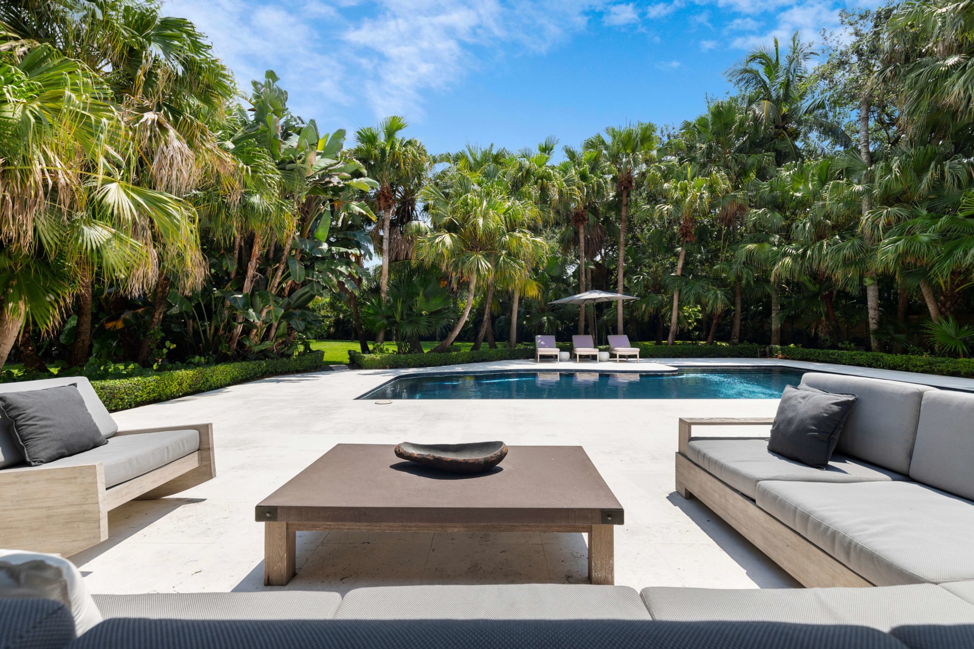 Pine Ridge Estate Homes, Naples Florida