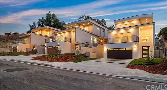 Glendale Real Estate Agent – Discover Your Dream Home with Addora Beall
